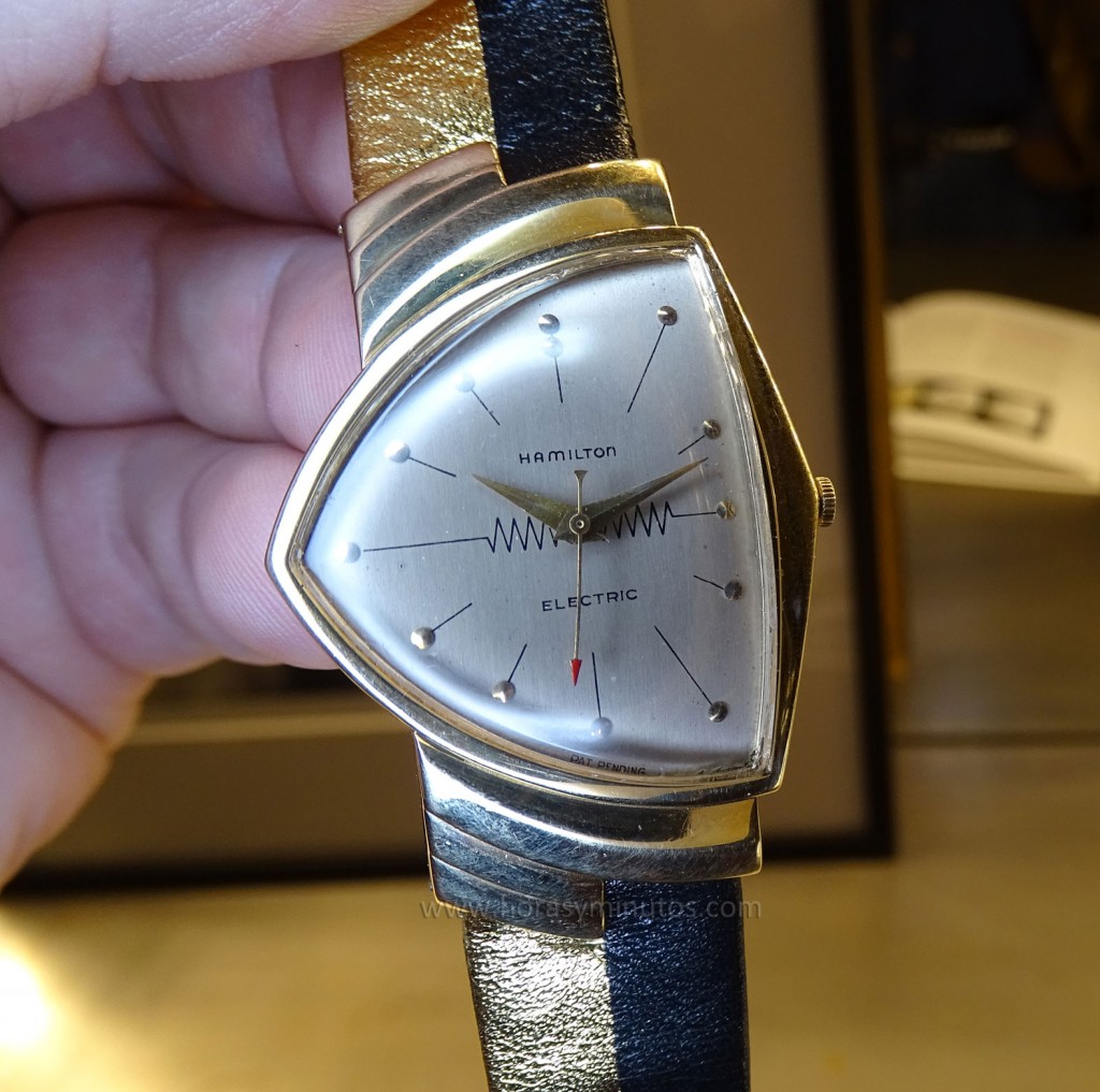 En la muñeca: nuevo Hamilton Ventura Elvis 80 - Horas y Minutos