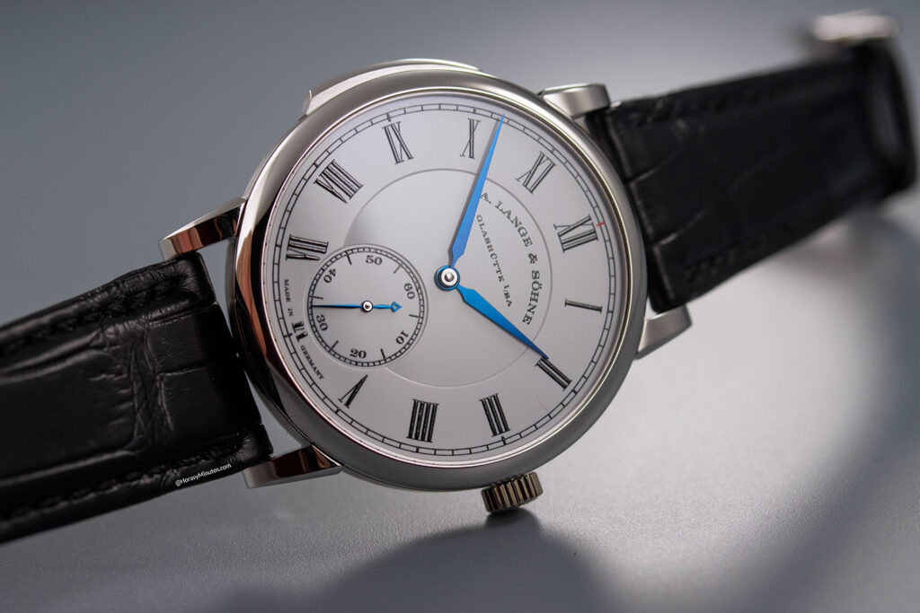Pre-Baselworld: JEANRICHARD 39 mm en azul - Horas y Minutos