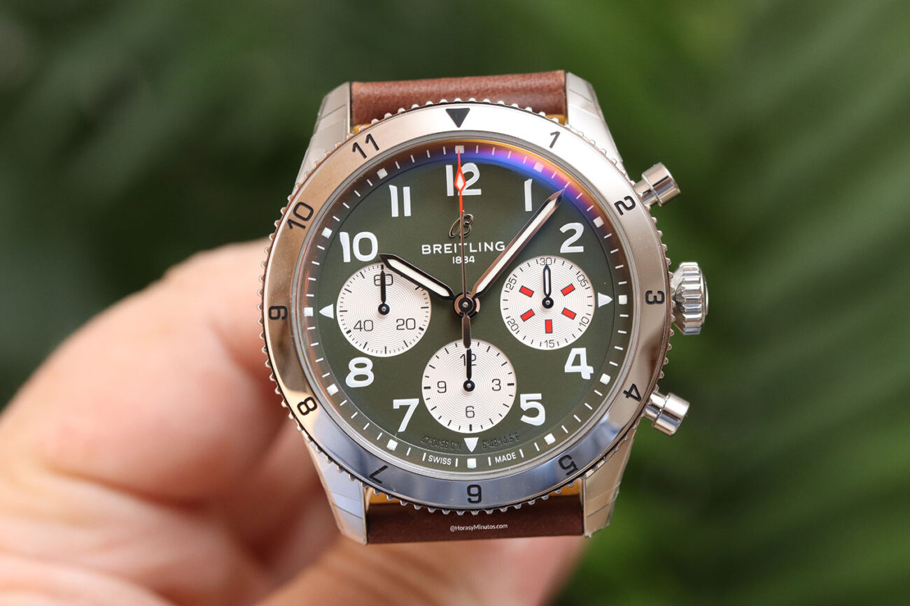 Breitling Classic AVI Chronograph 42. Fotos en vivo y precio - Horas y ...