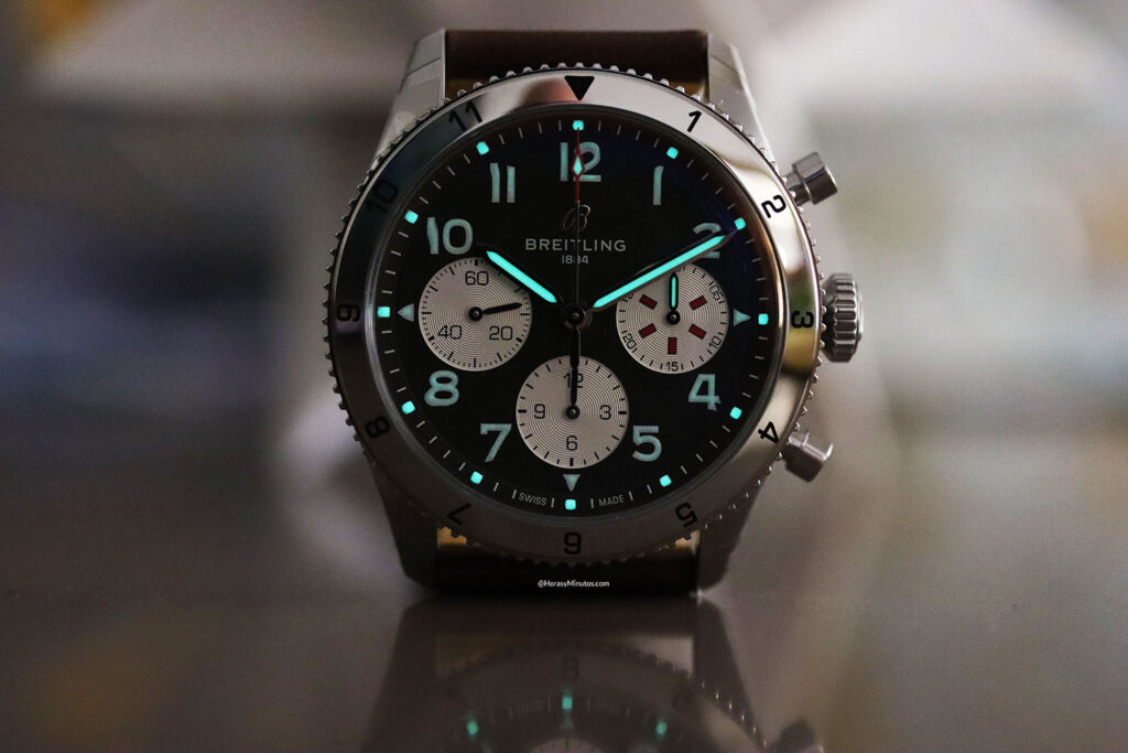 Breitling Classic AVI Chronograph 42. Fotos en vivo y precio - Horas y ...