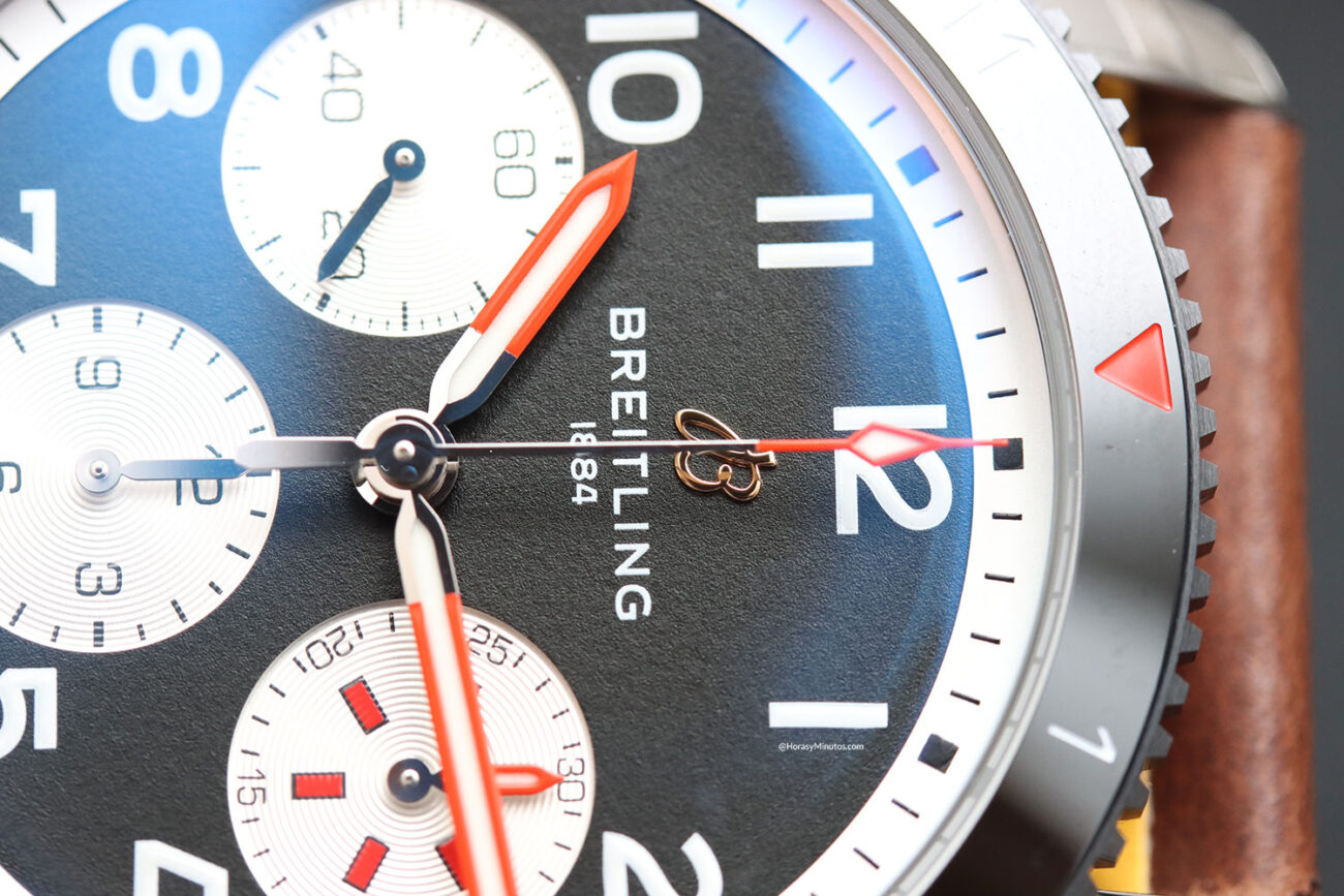 Breitling Classic AVI Chronograph 42. Fotos en vivo y precio - Horas y ...