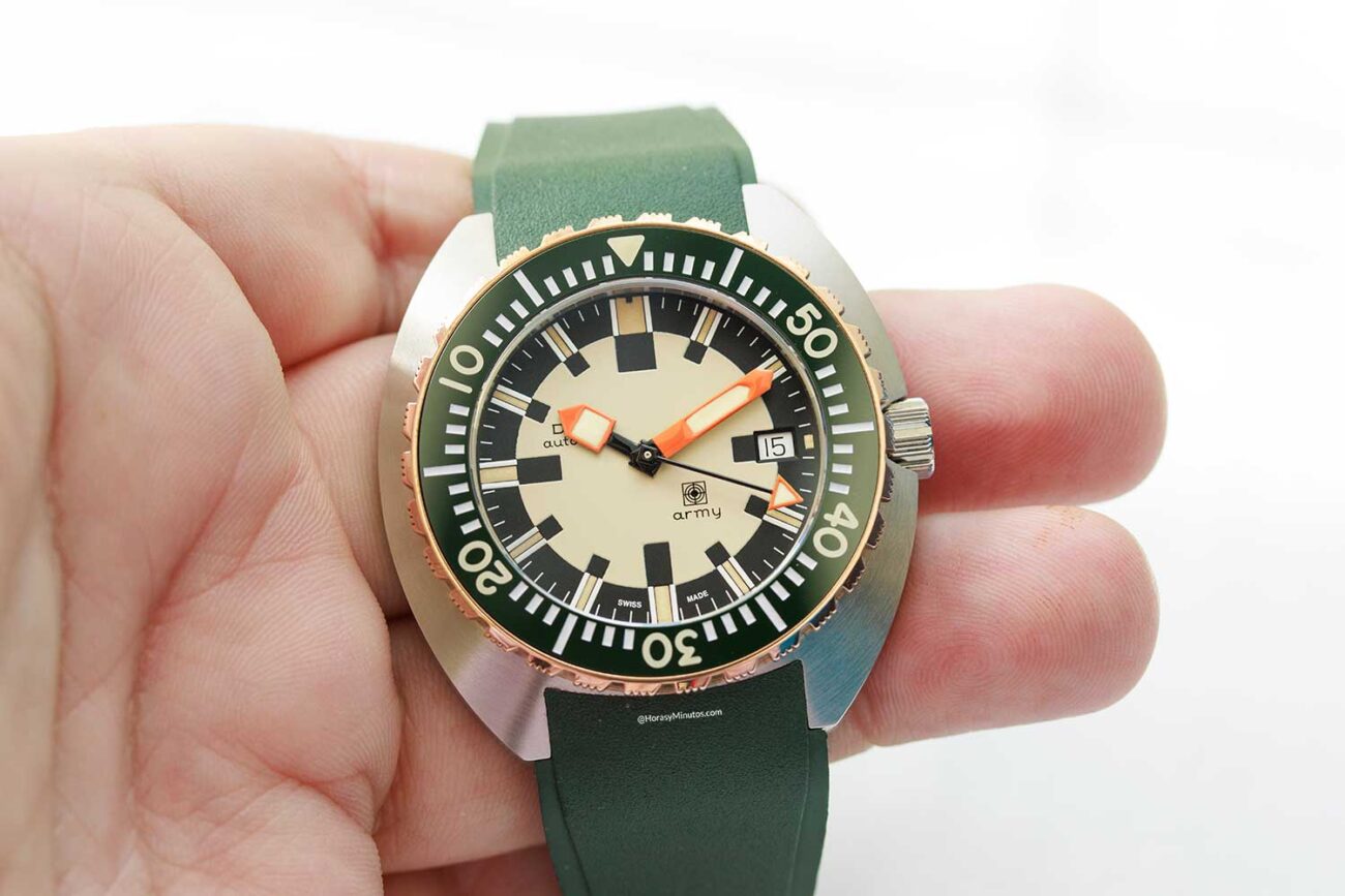 El Doxa Army vuelve al frente. Fotos en vivo y precio - Horas y Minutos