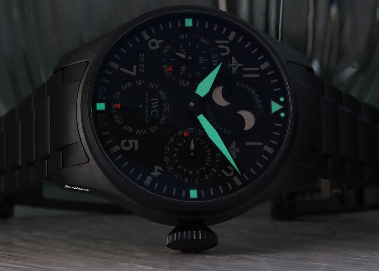 En vídeo: IWC Big Pilot's Watch Perpetual Calendar Top Gun Ceratanium ...