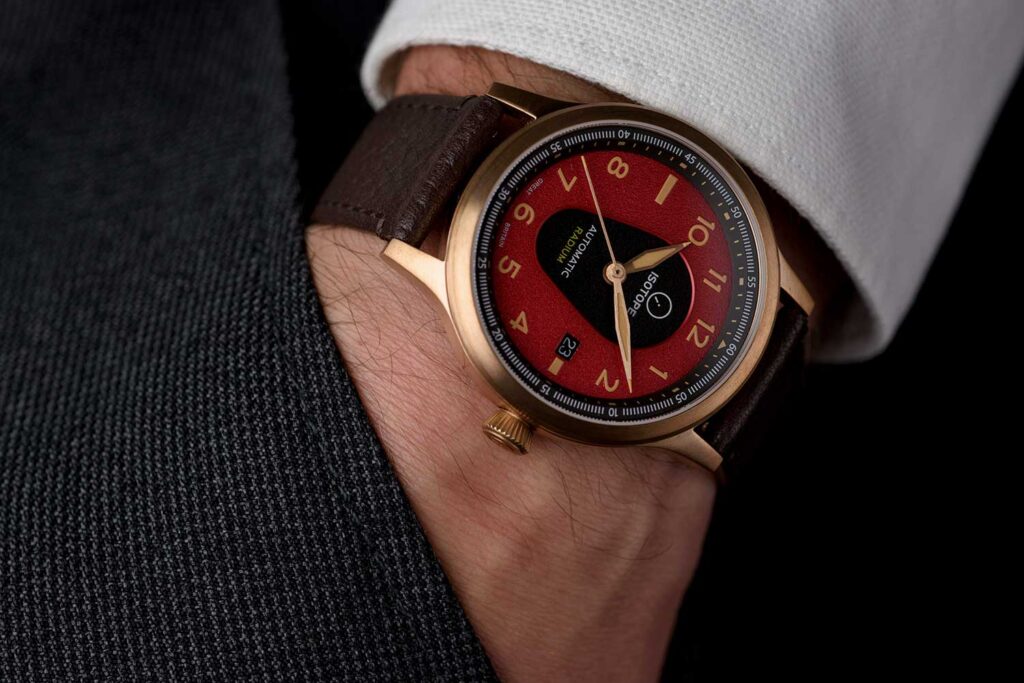 Isotope Old Radium Bronze Pilot. Un reloj militar británico - Horas y ...