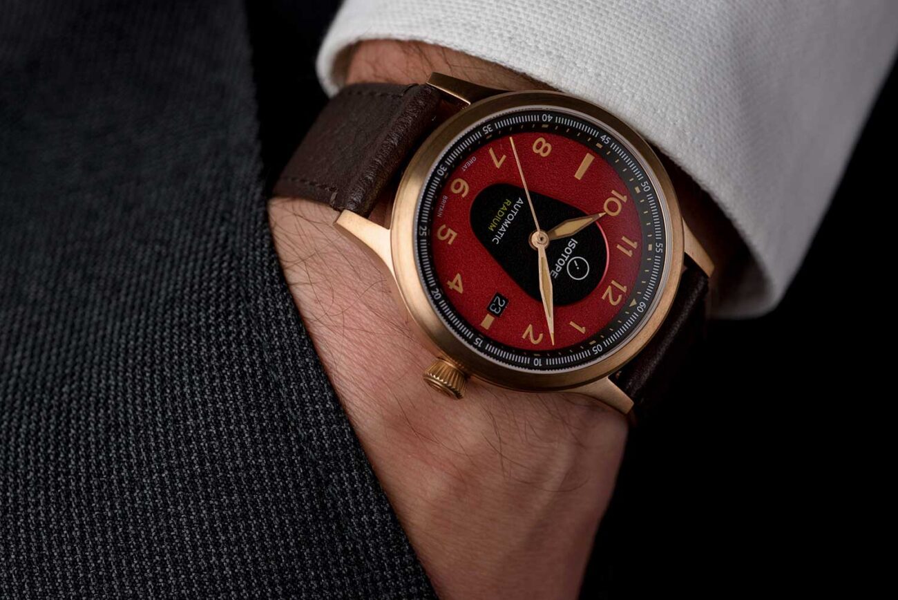 Isotope Old Radium Bronze Pilot. Un reloj militar británico - Horas y ...