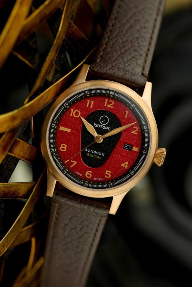 Isotope Old Radium Bronze Pilot. Un reloj militar británico - Horas y ...