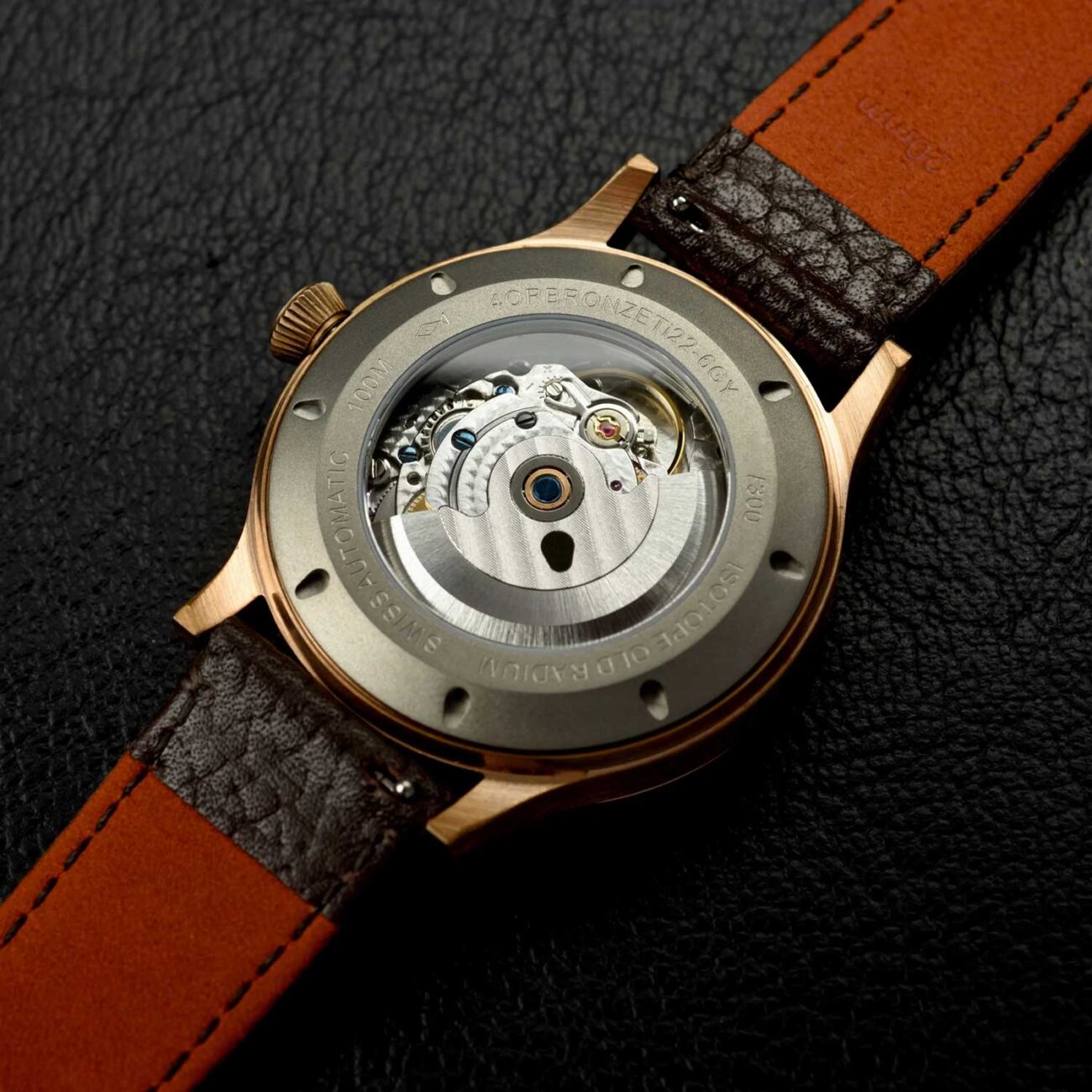 Isotope Old Radium Bronze Pilot. Un reloj militar británico - Horas y ...