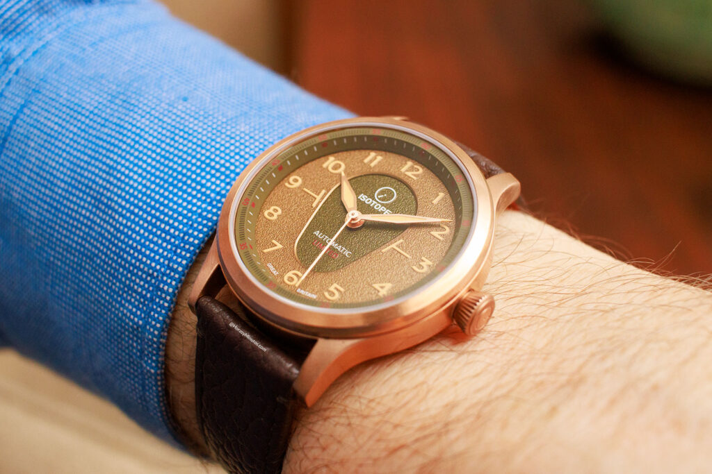 Isotope Old Radium Bronze Tobacco. Fotos en vivo y precio - Horas y Minutos