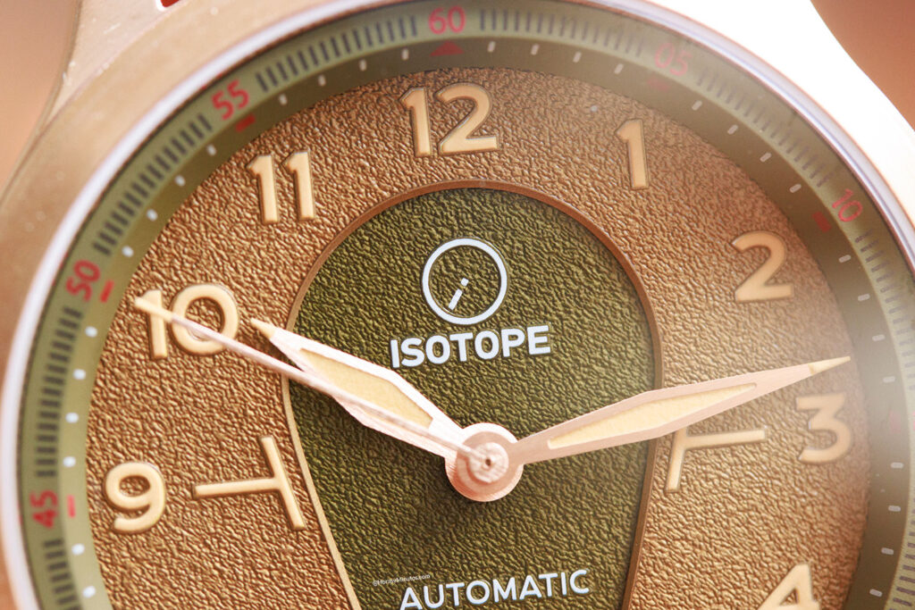 Isotope Old Radium Bronze Tobacco. Fotos en vivo y precio - Horas y Minutos