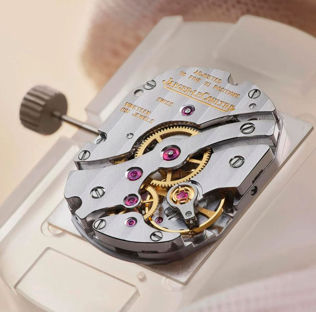 Jaeger-LeCoultre Reverso Tribute Small Seconds. Fotos en vivo y precios ...