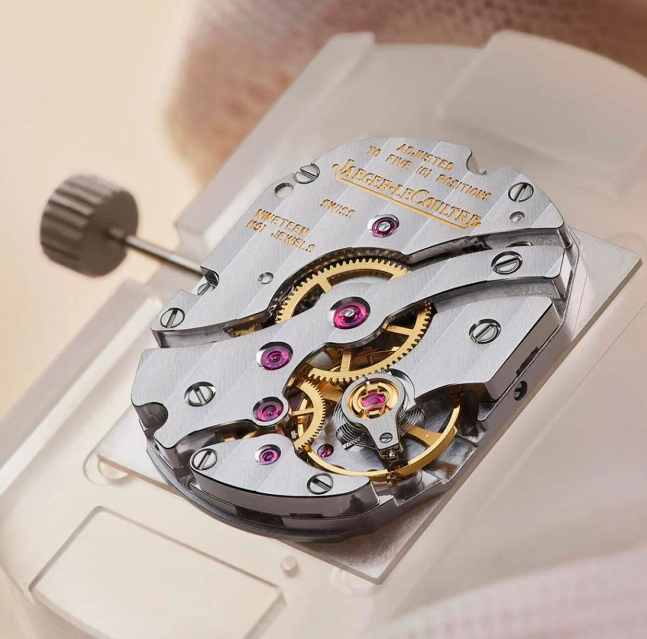 Jaeger-LeCoultre Reverso Tribute Small Seconds. Fotos en vivo y precios ...