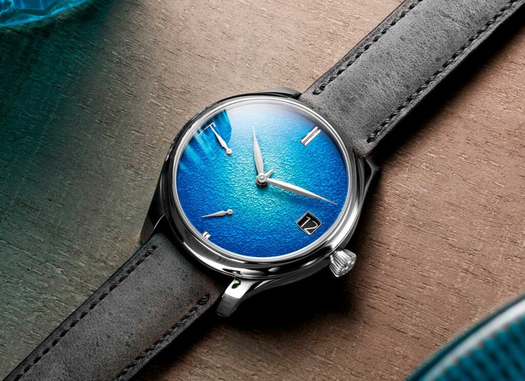 Moser Endeavour Perpetual Calendar Tantalum Blue Enamel - Horas y Minutos