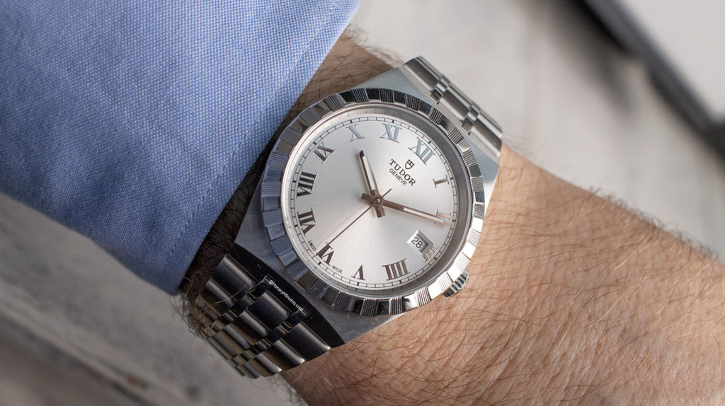 La familia Tudor Royal con más de 15 fotos en vivo y precios - Horas y ...