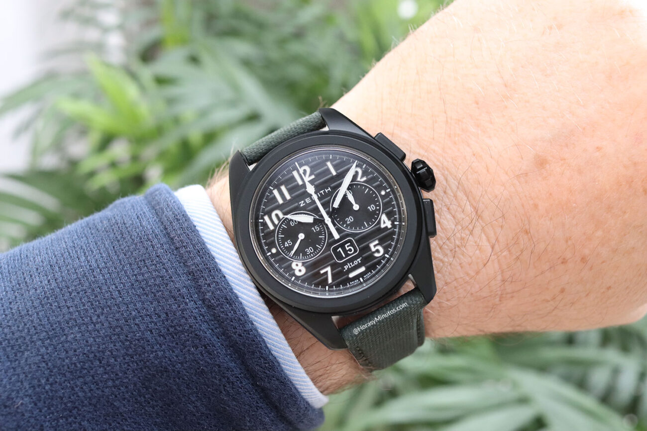 Zenith Pilot Big Date Flyback Chronograph. Fotos en vivo y precio ...